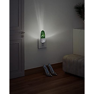 St. Patrick's Day Clover Night Light, LED Plug in Night Light, Green and Black Checkered Green Truck Gold Night Lights with Dusk to Dawn Sensor Decorative Kids/Adults Nightlight for Bedroom Bathroom