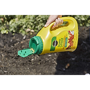Miracle-Gro 1038361 Shake 'N Feed All Purpose Plant Food Plus Weed Preventer1, 4.5 lb