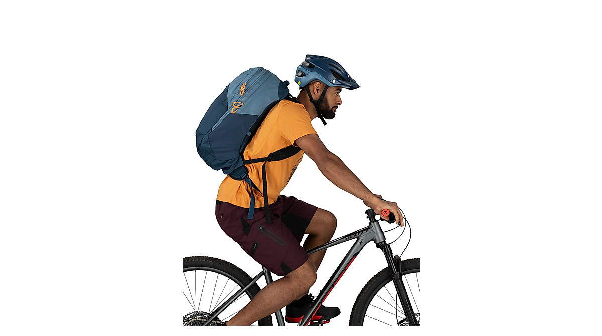 Osprey Radial Bike Commuter Backpack - Versatile & Weather-Resistant