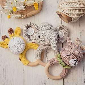 Youuys Wooden Baby Rattle Toys, Easter Rattle for Baby Crochet Elephant Rattle Toy Natural Wood, Shaker Rattle for Hand Grips, Boy Girl First Rattle Gift, Newborn Gifts (Elephant)