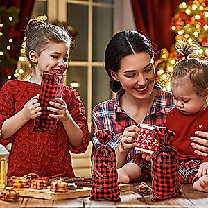 Gersoniel 100 Pieces Christmas Cellophane Bags Party Treat Favor Bags Red and Black Buffalo Plaid Candy Bags Xmas Checkered Cookie Bags with 100 Pieces Twist Ties for Christmas Birthday Wedding Party