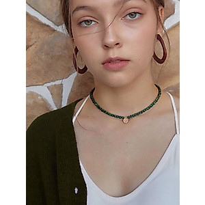 PERNNLA PEARL Protection Malachite Crystal Beaded Necklace for Women Cute Daisy Flower Gold Pendant Choker Necklace Dainty Handmade Boho Jewelry 15”