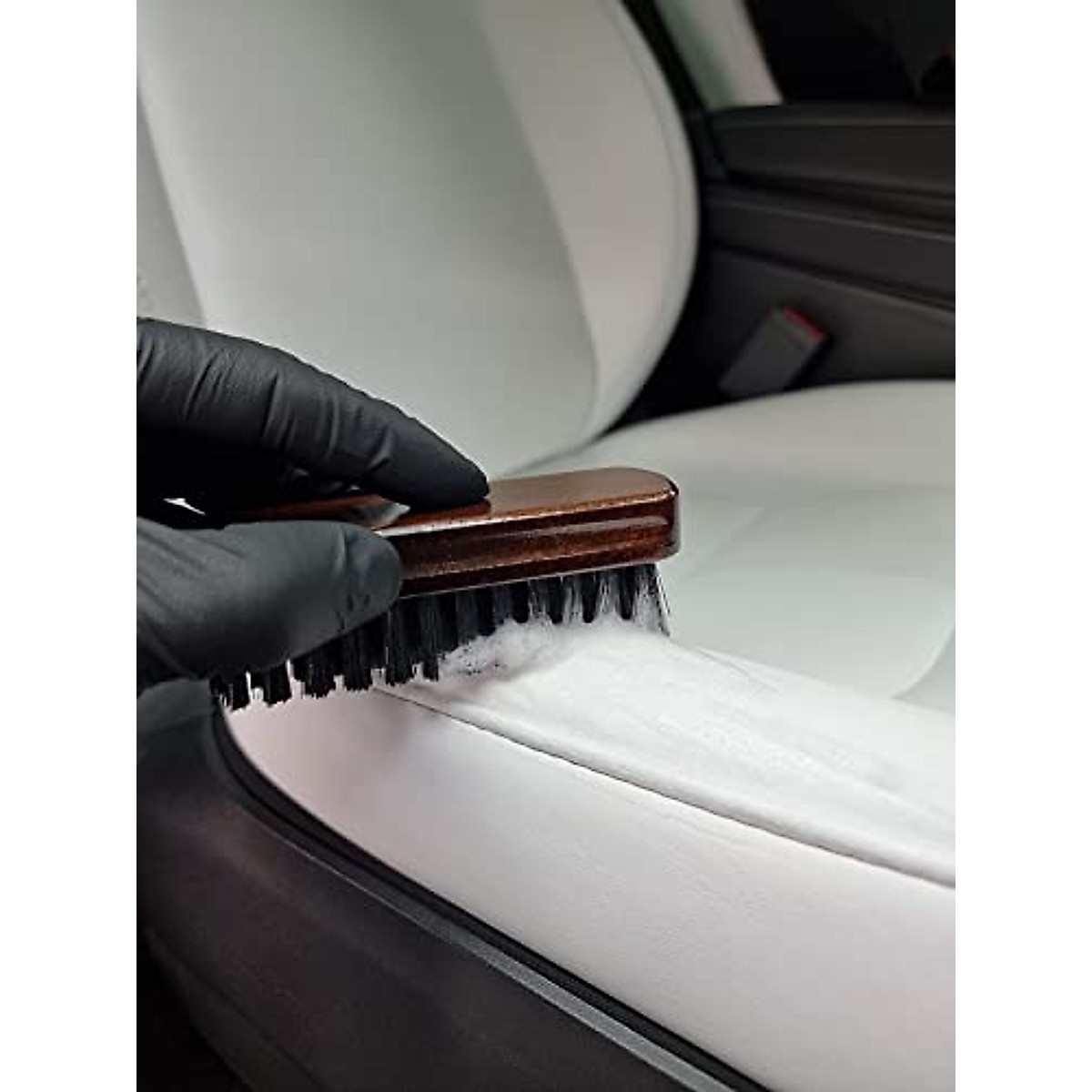 Geist. Leather & Upholstery Cleaning Brush Medium | To clean car seats, leather sofas, and alcantara | For car interiors, furniture, boots, shoes, bags and more