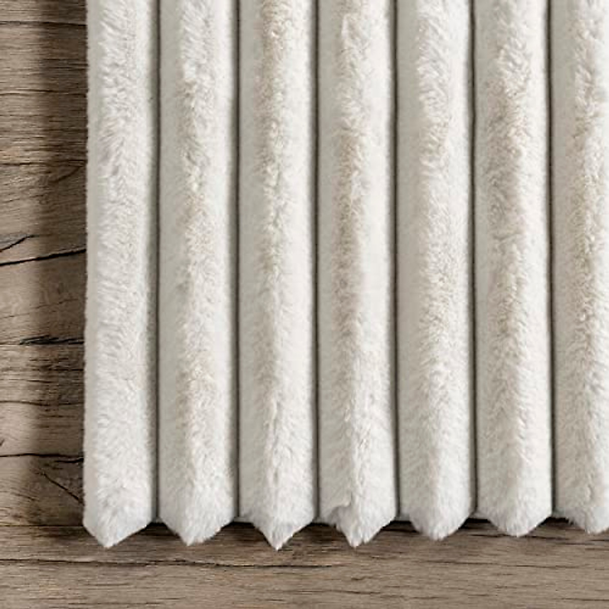 nuLOOM Kai Stripe Faux Rabbit Machine Washable Area Rug, 5' x 8', White