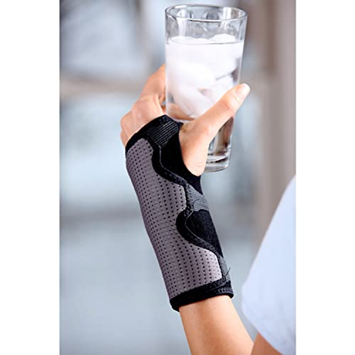 ACE Reversible Splint Wrist Brace, Provides moderate-stabilizing support to sore, weak and injured wrists, Adjustable, Gray, 1/Pack