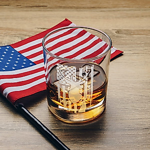 Deer Hunter American Flag - Old Fashioned Whiskey Rocks Bourbon Glass - 10 oz capacity