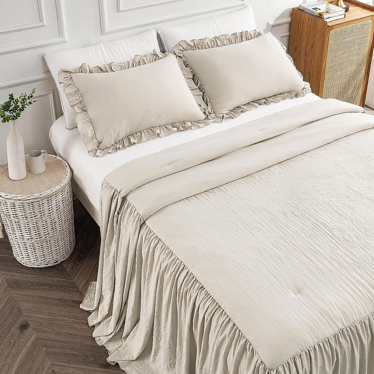 Bonlino Home Bedding Bedspread Set Quilt - Farmhouse Bedspread Summer Coverlet Bed Spreads, Lightweight Quilt Chic Vintage Bedding Ruffle Skirt Bedroom Rustic with 2 Pillow Shams (King, Wheat)
