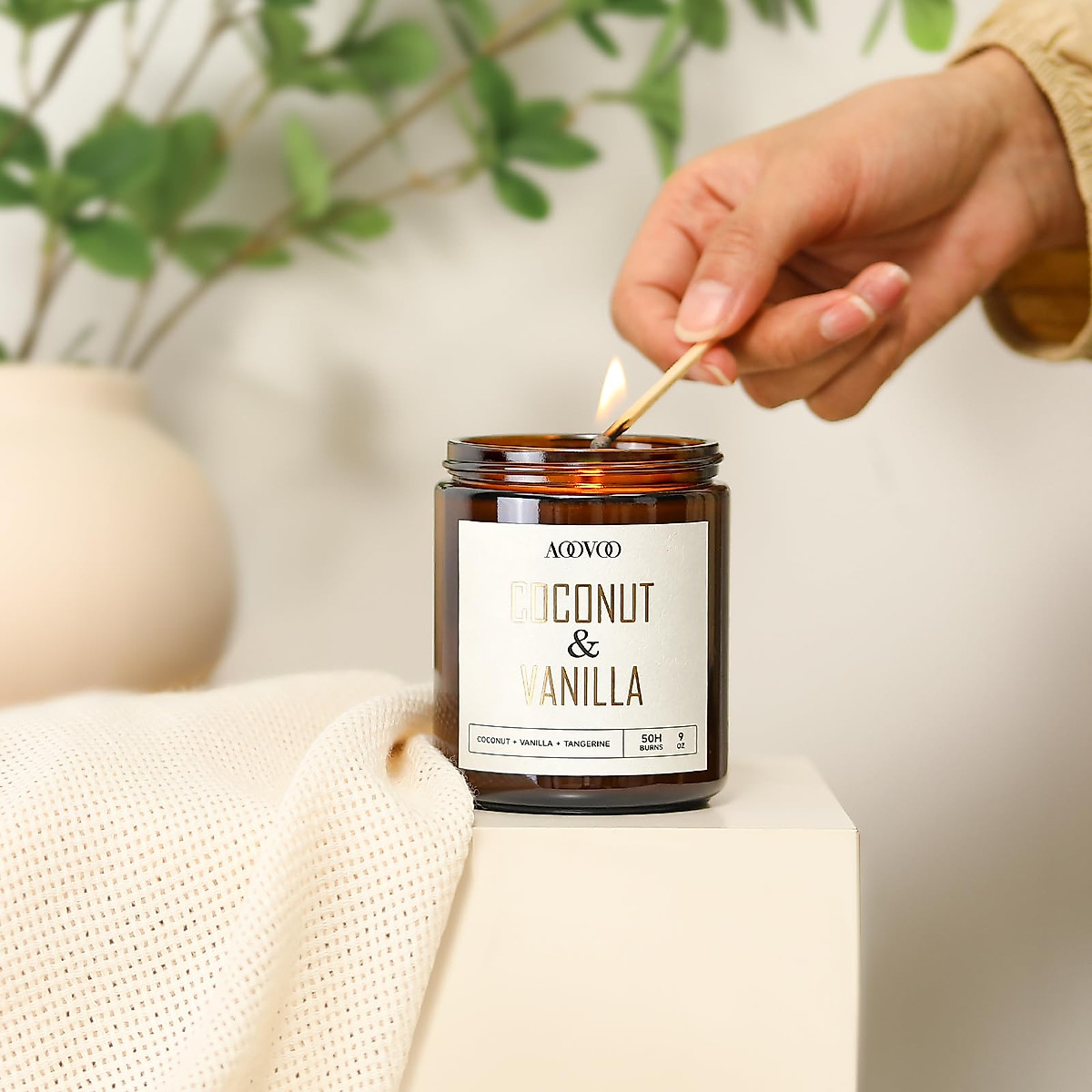 AOOVOO Vanilla Coconut Candle - Vanilla Candle, Scented Candles, Soy Candles, Aromatherapy Candle, Soy Wax Candle, Candle for Home Scented, 9oz