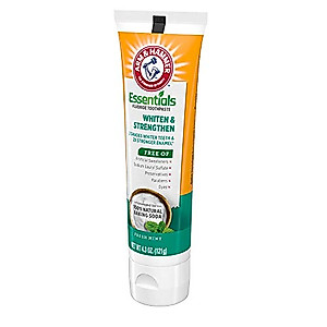 ARM & HAMMER Essentials Whiten & Strengthen Fluoride Toothpaste-4 Pack of 4.3oz Tubes, Fresh Mint- 100% Natural Baking Soda- Fluoride Toothpaste
