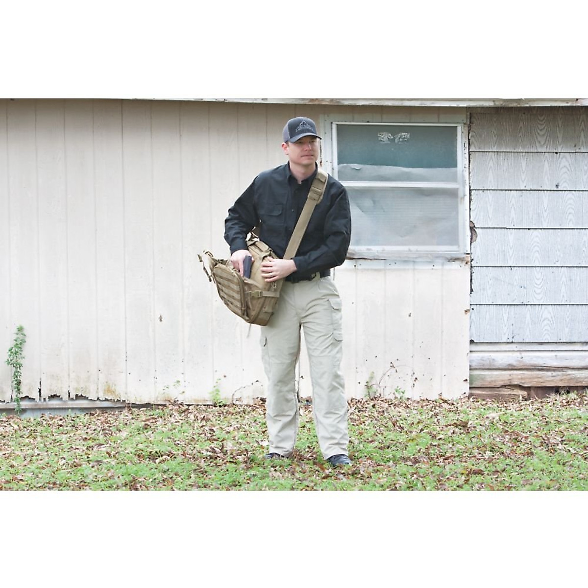 Red Rock Outdoor Gear Navigator Laptop Bag (Coyote)