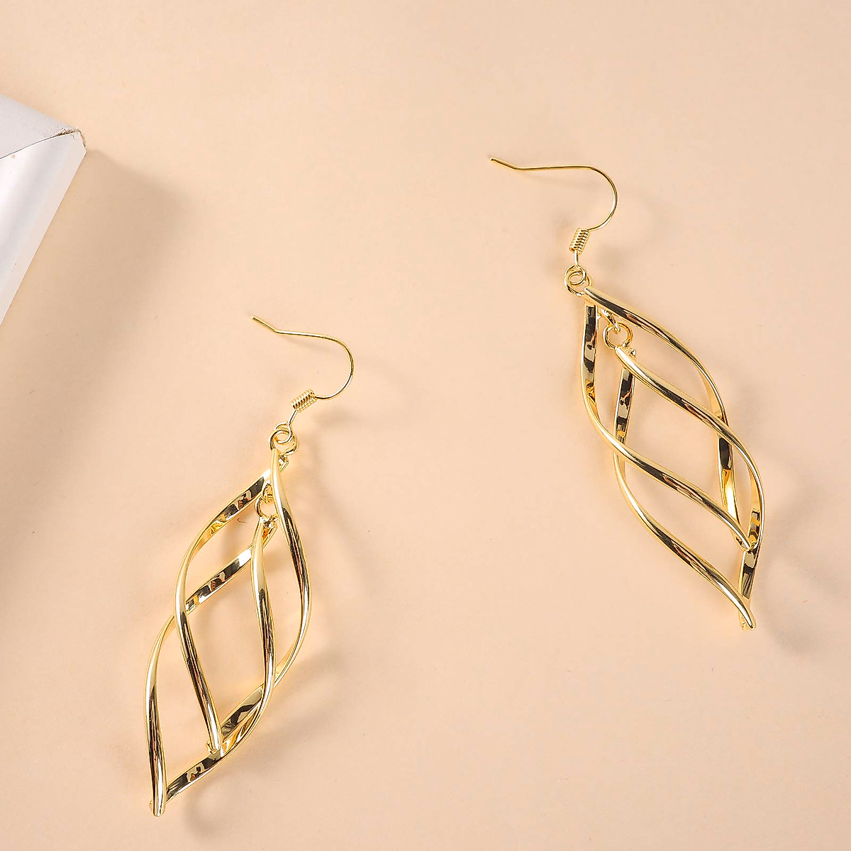 BSTGFTF 18K Gold Linear Swirl Wire Dangle Earrings for Women