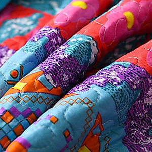 Qucover Boho Quilt Throw, Soft Microfiber Pink Blue Bohemian Bed Spread, Ethnic Style Lightweight Quilt Throw Blanket for Couch Sofa (Small Single)