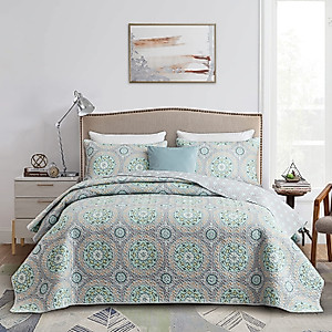 CHIXIN Boho Quilt King Size - Bohemian Chic Medallion Design - Lightweight Bedspread Coverlet Set, Ultrasonic Quilting Mandala Bedding Cover for All Season, 3 Piece, Aqua Blue