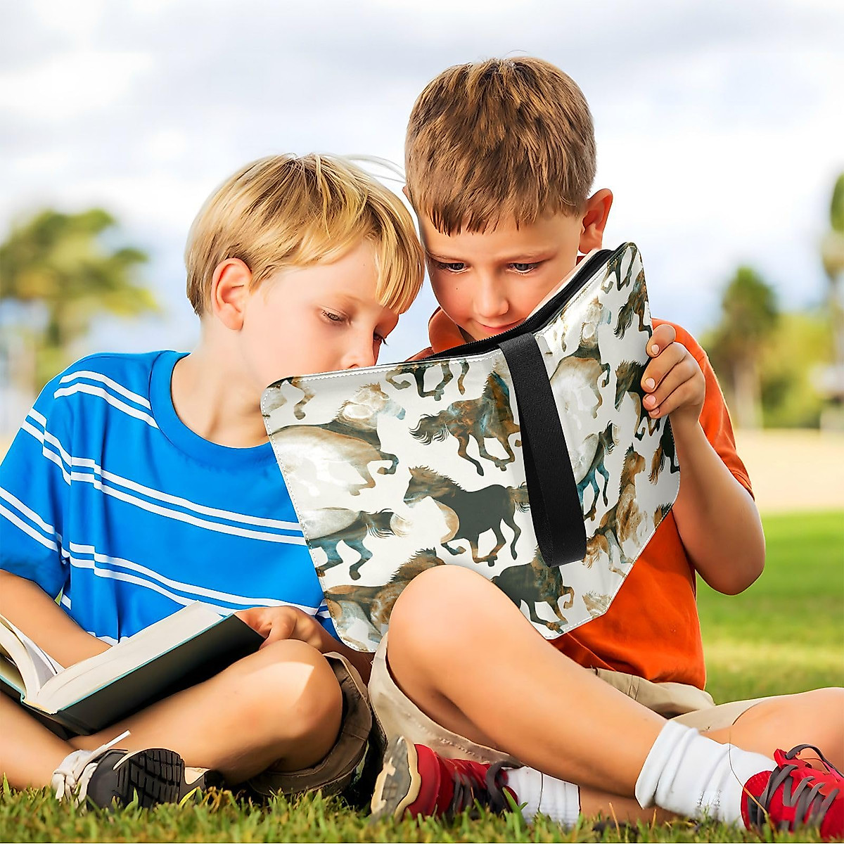 Tie Dye Horses Card Binder 400 Pockets Trading Card Storage Binder Album with Sleeves Zipper Card Collection Holder Folder for Game Cards Sport Cards Sleeved Cards