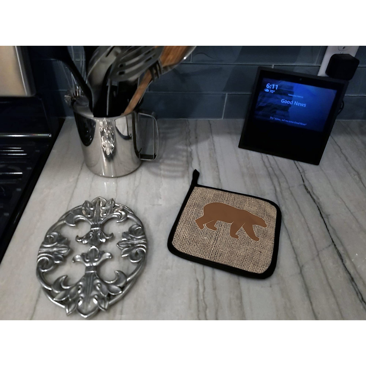 Caroline's Treasures BB1005-BL-BN-PTHD Bear Burlap and Brown Pair of Pot Holders Kitchen Heat Resistant Pot Holders Sets Oven Hot Pads for Cooking Baking BBQ, 7 1/2 x 7 1/2