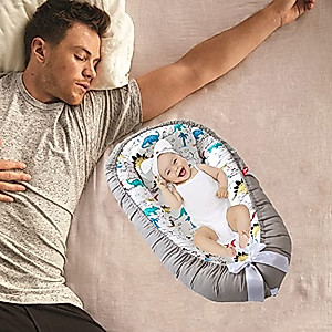 Vohunt Baby Lounger for Newborn,100% Cotton Co-Sleeper for Baby in Bed with Handles,Soft Newborn Lounger Adjustable Size & Strong Zipper Lengthen Space to 3 Tears Old(Gray Border Dinosaur)