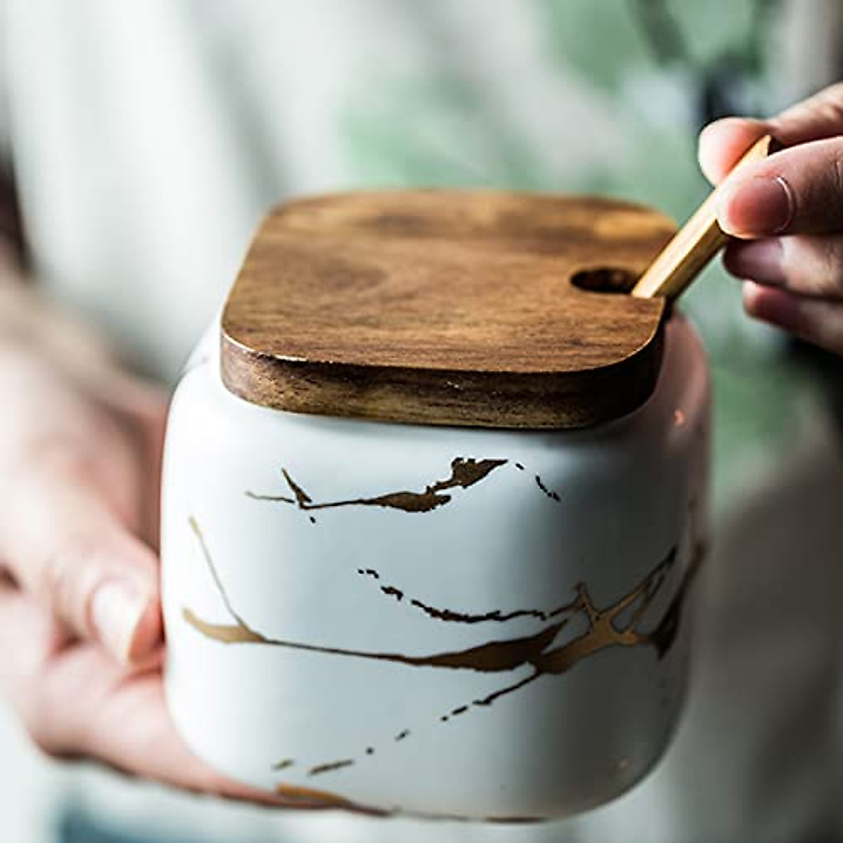 Dicunoy Ceramic Salt and Sugar Container, Condiment Jars with Lids and Spoons, Marble Seasoning Spice Pots Bowl, Pepper Sellar with Wooden Tray for Serving, Counter, Home, Kitchen