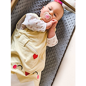 Luvberries - 100% Organic Cotton Baby Sleeping Bag, Unisex Swaddle Transition Sleep Sack with 2-Way Zipper and Nappy Change Zipper, Sleeveless Wearable Blanket, for Boys and Girls (Baby Chick)