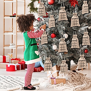Windyun 100 Set Christmas Tic Tac Toe Game Bulk Xmas Board Game 3.94 x 5.91 Burlap Drawstring Bag with 1000 Christmas Tree and Stocking Classroom Games Christmas Gifts Party Family Games