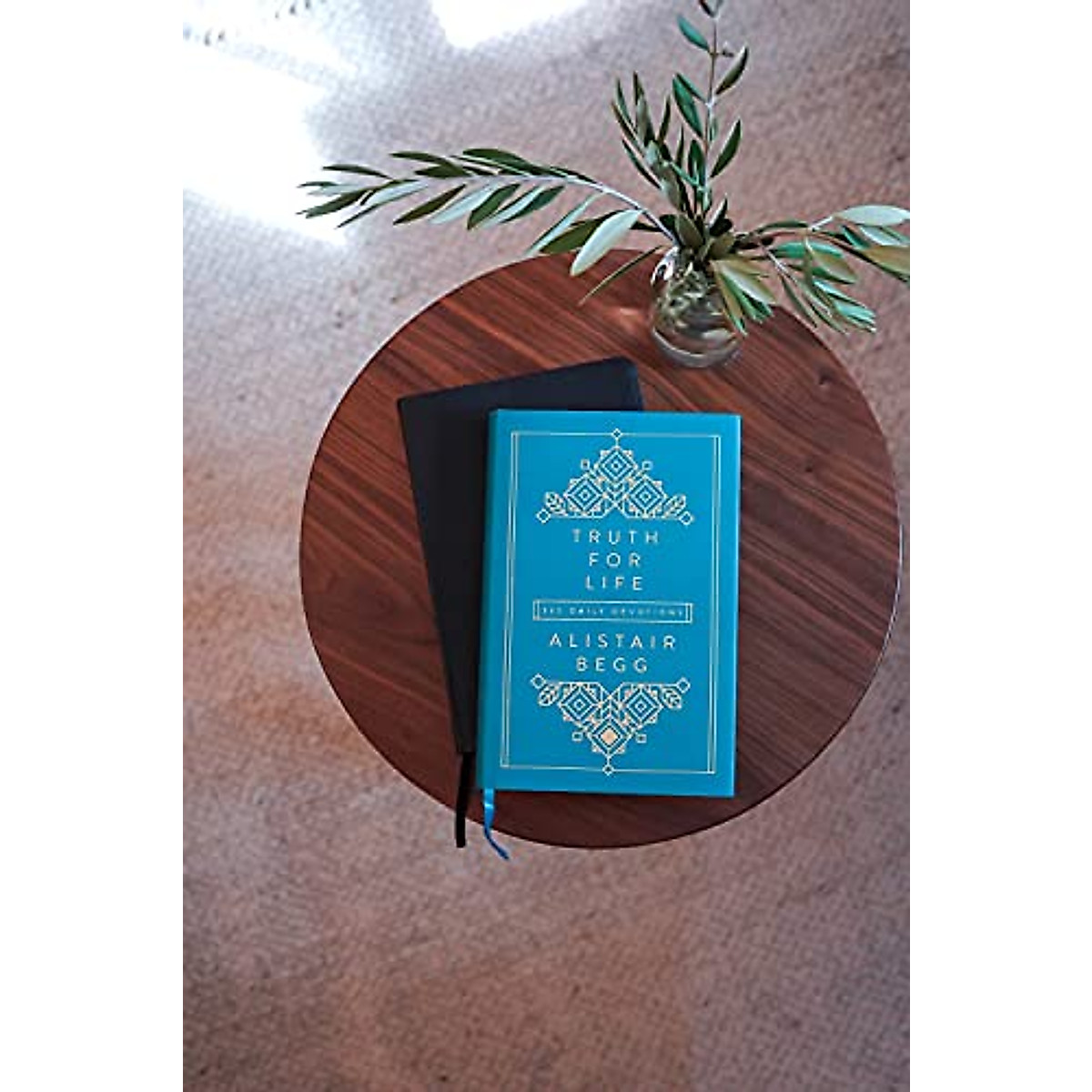 Truth for Life: 365 Daily Devotions (A Gospel-Saturated Gift Devotional for the Entire Year - Includes a Yearly Bible Reading Plan, Durable Cover, and Ribbon Marker)