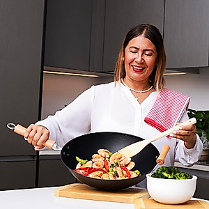 JOYCE CHEN Professional Series 11.5-Inch Cast Iron Stir Fry Pan with Maple Handle