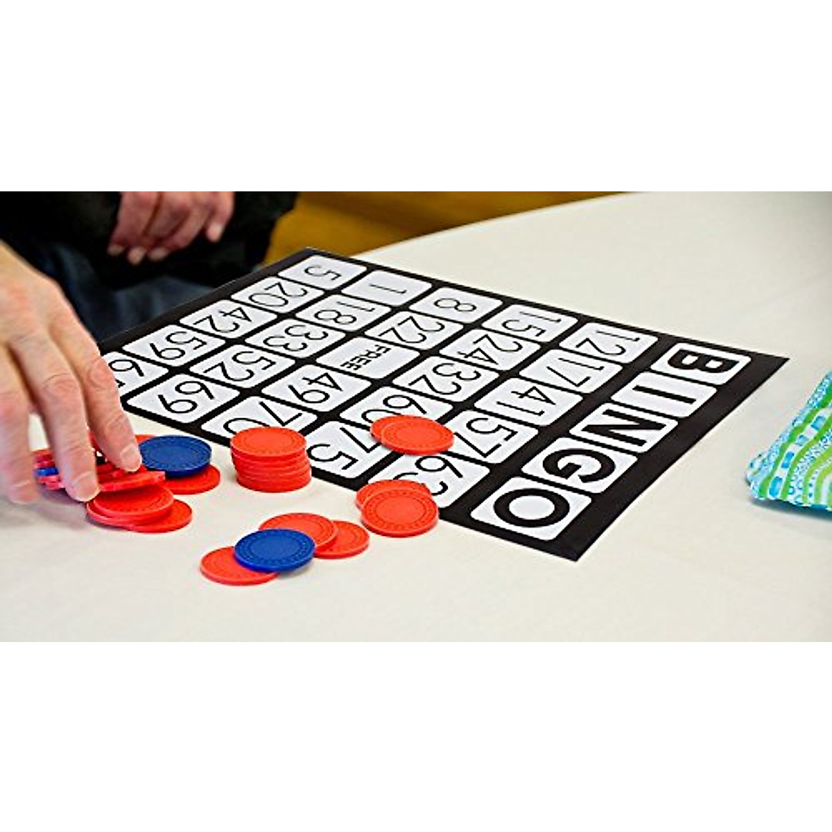 Royal Bingo Supplies EZ Readers Large-Format 8.5" x 11" Bingo Cards with Jumbo 1-inch Numbers (Pack of 25)