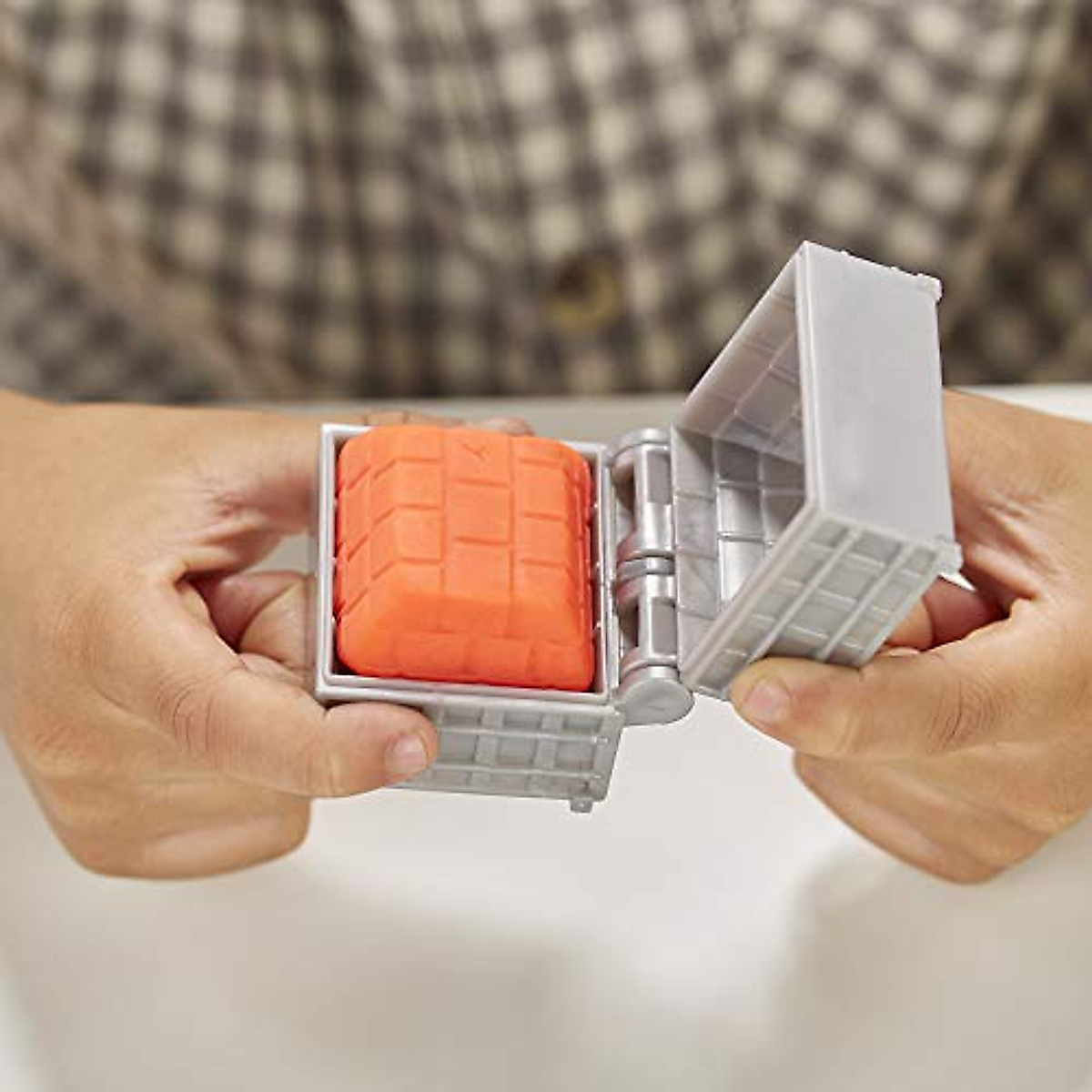 Play-Doh Wheels Crane and Forklift Construction Toys with Non-Toxic Play-Doh Cement Buildin' Compound Plus 2 Additional Colors (Frustration-Free Packaging)