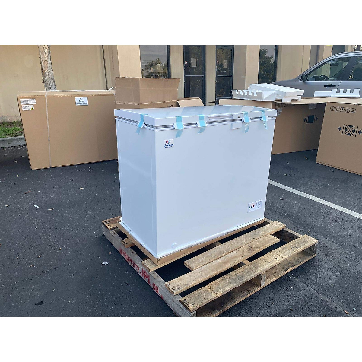 Commercial Freezer Chest freezer 7 Cuft 33" Width NSF Restaurant White Solid Flat Top w/Storage Baskets XF-215