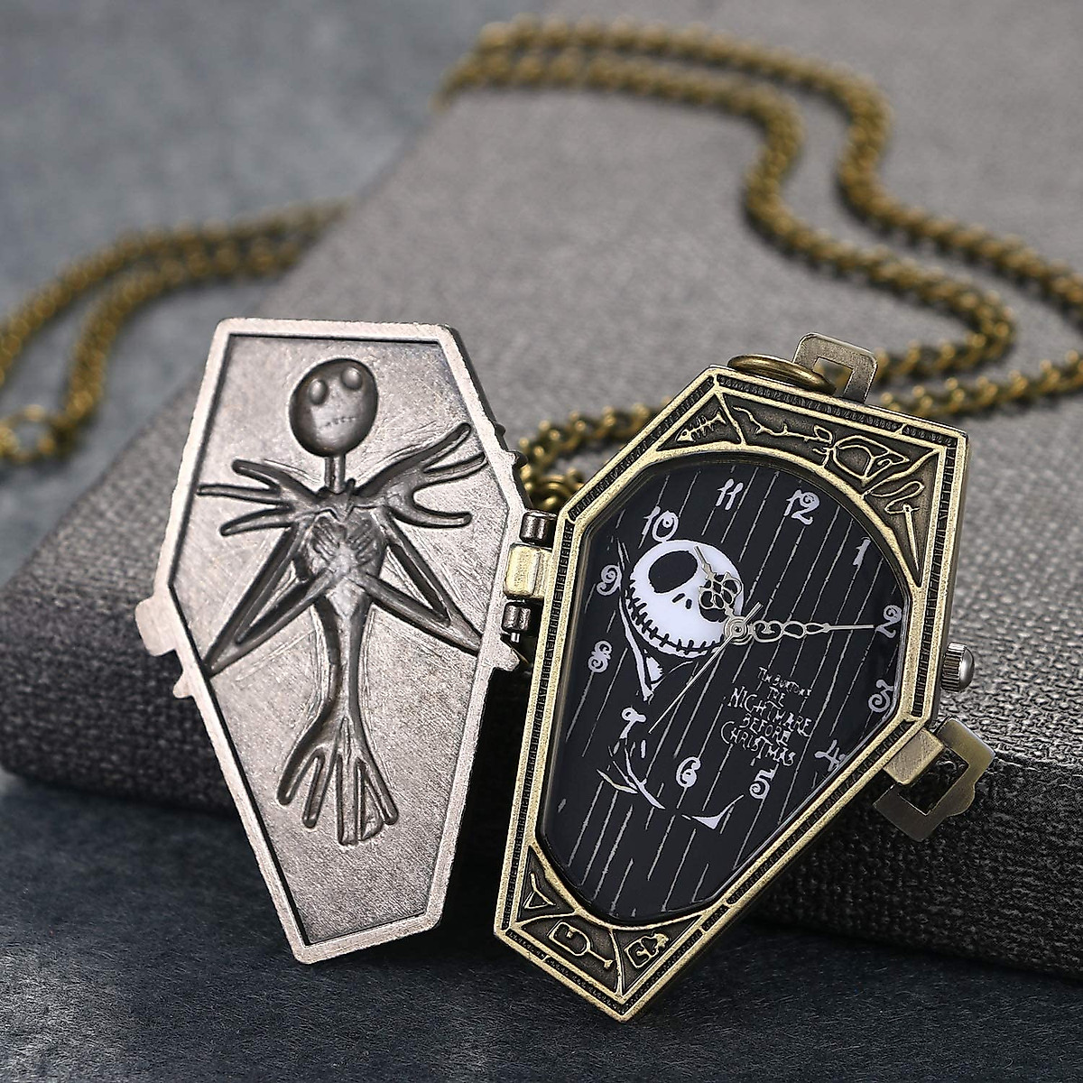 Lancardo Men's Pocket Watch Bronze Vintage Irregular Punk Skull Case Arabic Numeral Display Quartz Pocket Watch with Chain for Father's Day