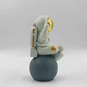 BUBUHSHM Figurine Statue Astronaut Sculpture Spaceman Décor,Sculptures Home Décor,White Shelf Decoration,Desk Decor,Cute Space Figure Ornament (Gold/White Big Astronaut Statue)