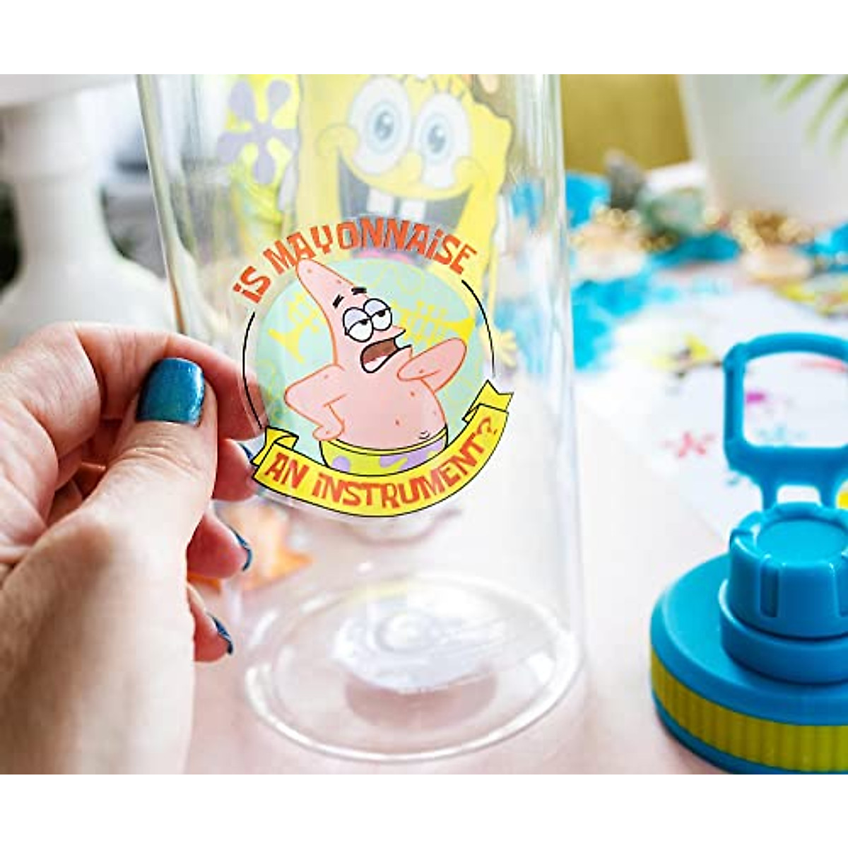 Silver Buffalo SpongeBob SquarePants Happy Laugh Flowers 32-Ounce Twist Spout Water Bottle And Sticker Set | BPA-Free Plastic Sports Jug