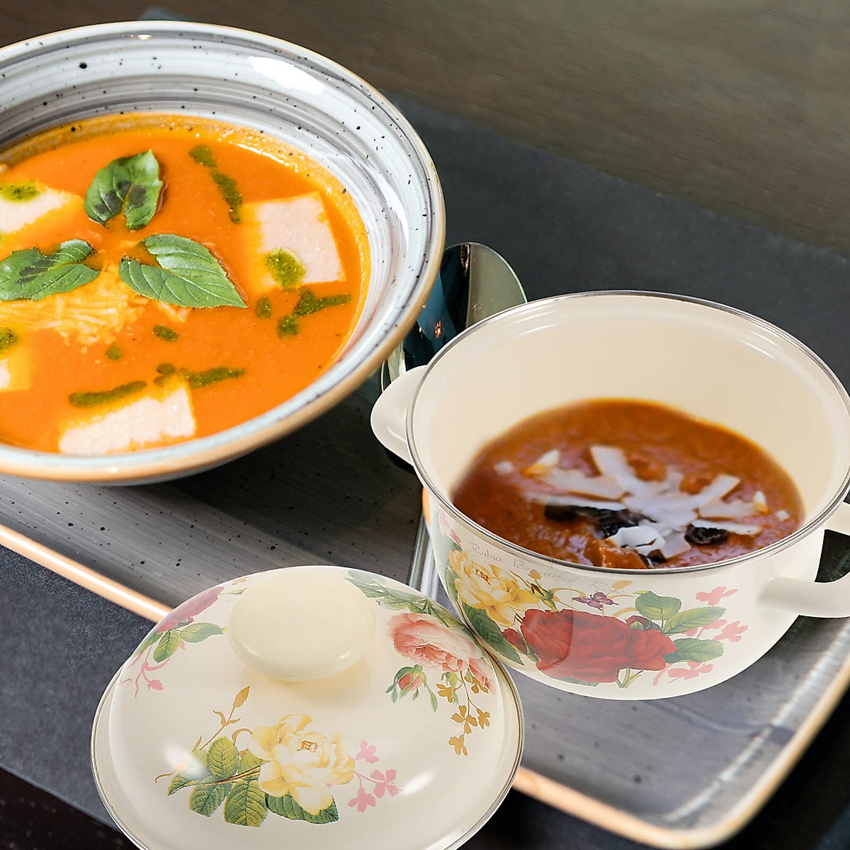 Cooking Pot Enamel Stew Pot Vintage Floral Casserole Pot Oven Pot Stockpot Enamel Camping Cookware Enamelware Pot with Lid and Handle Household Soup Pot random pattern