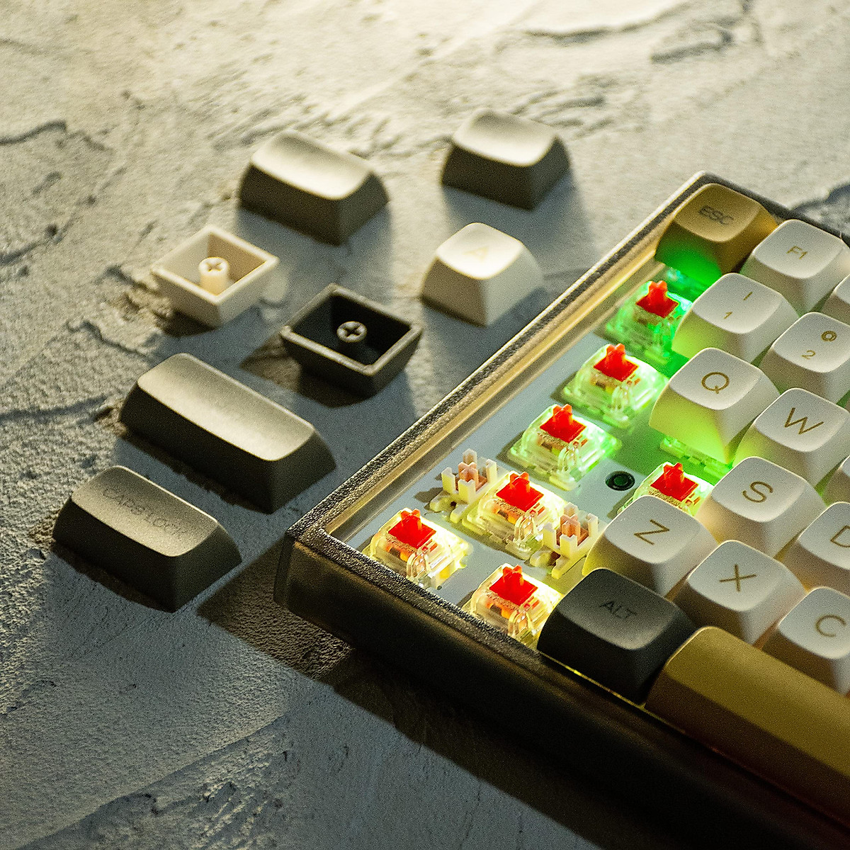 YUNZII KC84 Pro Hot Swappable Mechanical Keyboard 84-Key Gaming Keyboard with Translucent ABS Case, RGB Backlit for Mac/Win/Gamers (Gateron Blue Switch, Shimmer)