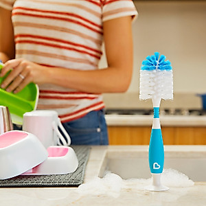 Munchkin® Baby Bottle and Sippy Cup Cleaning Set, Includes Countertop Drying Rack and Bristle Bottle Brush, Blue