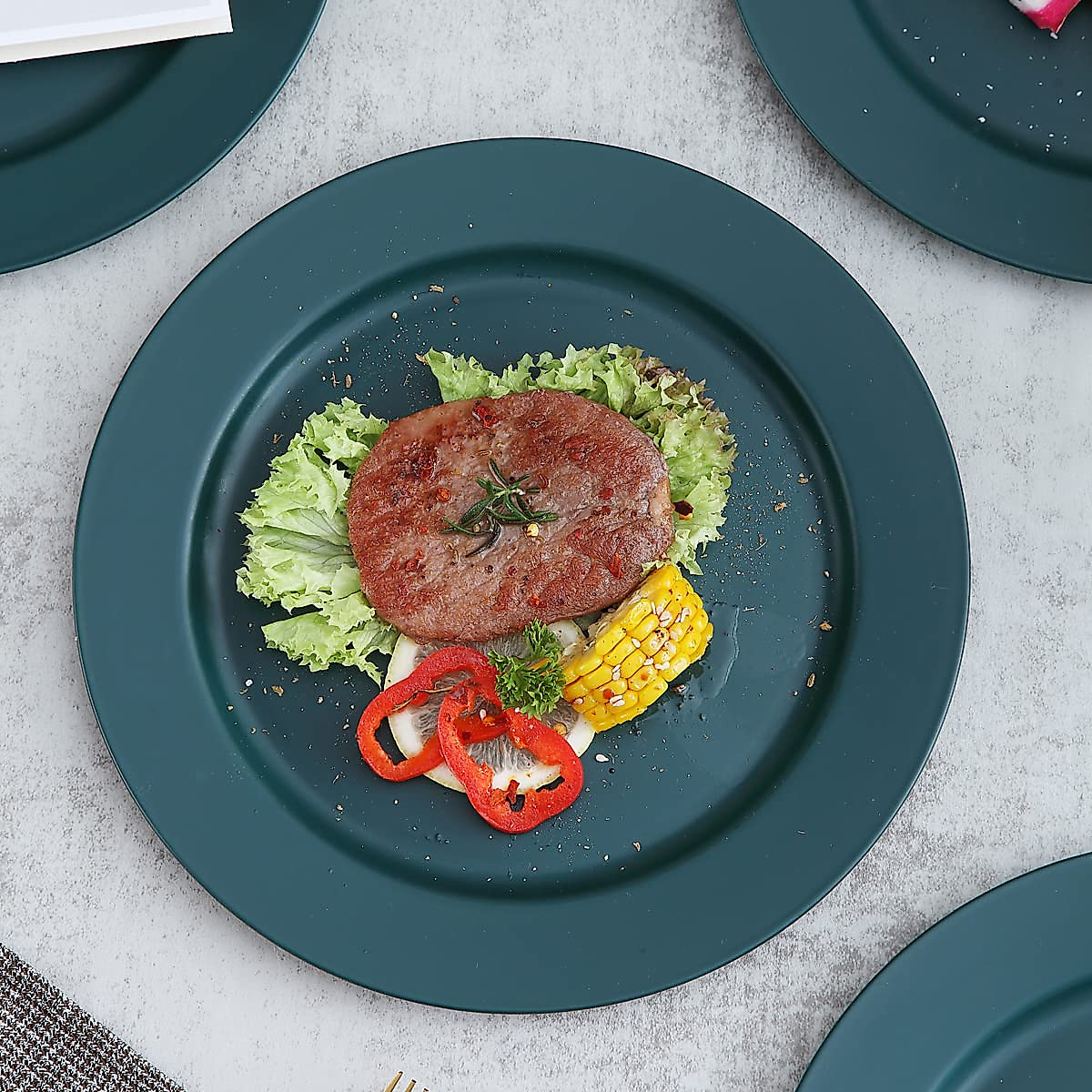 Kyraton 10 Inch Large Plastic Plates 8 Pieces, Dishwasher Safe, Unbreakable And Reusable Light Weight Dinner Plates Microwave Safe BPA Free (Dark Green)