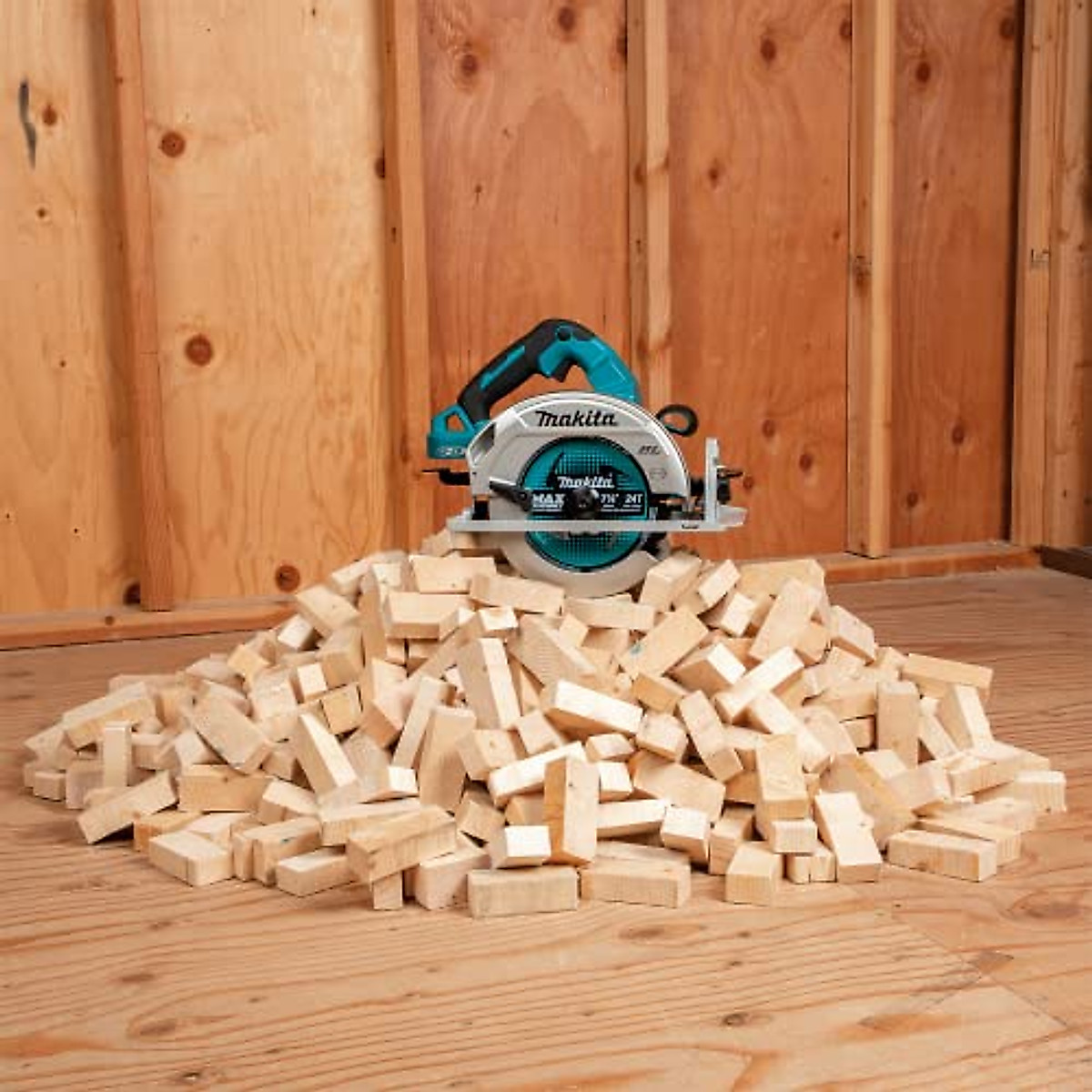 Makita XSH06Z 18V X2 LXT® Lithium-Ion (36V) Brushless Cordless 7-1/4” Circular Saw, Tool Only