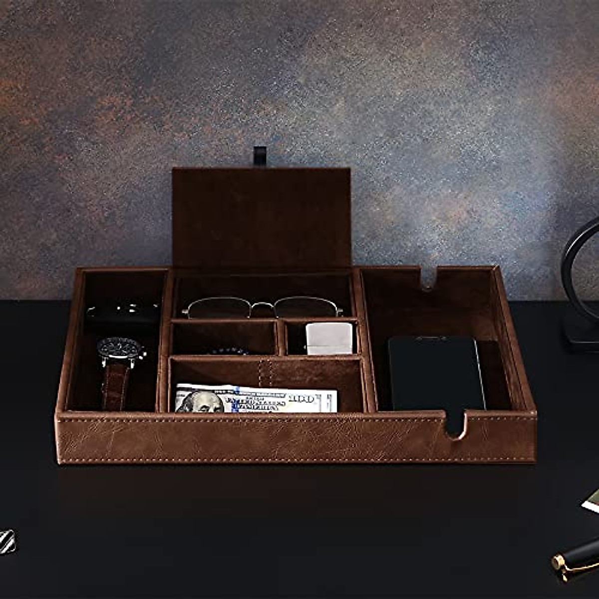 BEWISHOME Valet Tray for Men Dresser Organizer Nightstand Organizer Desktop Storage Organizer with Large Smartphone Charging Station, 6 Compartments, Faux Leather, Brown SSH16Z