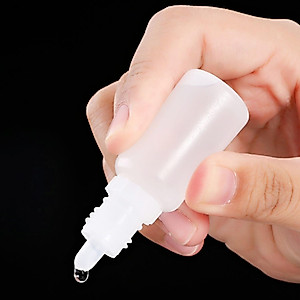 XIWENQUKU 2Pcs 15ml/0.5oz Plastic Dropper Bottles, Empty Squeezable Portable Travel Eye Liquid Dropper Mini Small Refillable Containers with Cap and Plug, White/Red