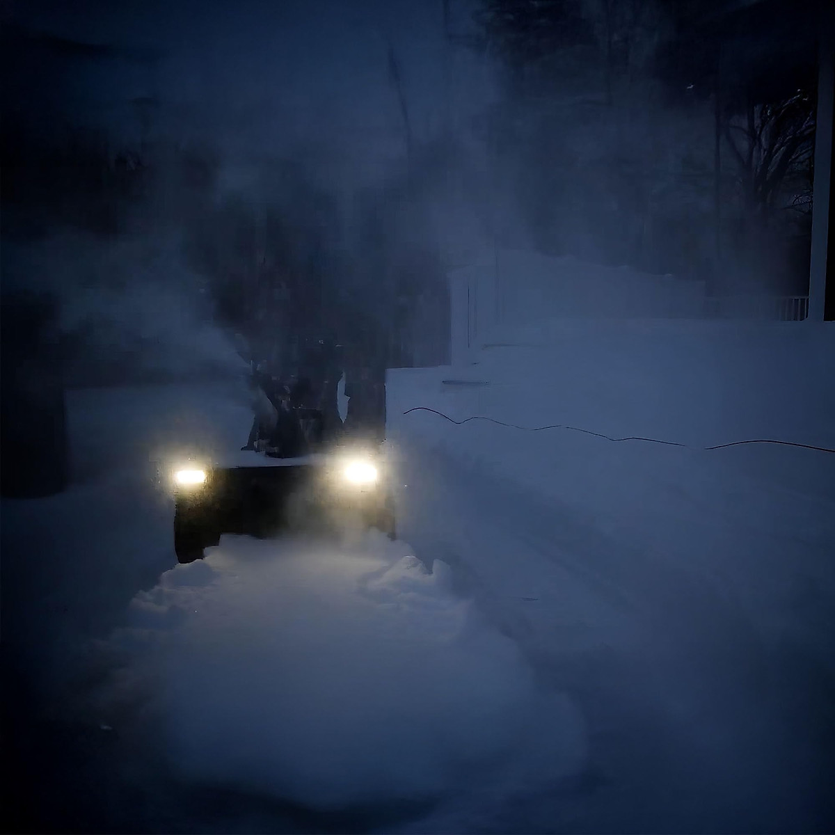 Snow Joe 15-Amp Electric Snow Blower, 22-Inch, Dual LED Lights, Bonus Cover Included