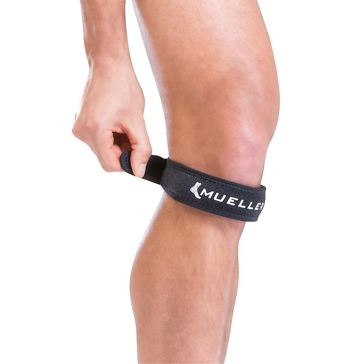 MUELLER Sports Medicine Jumper's Knee Single Strap, Knee Pain Relief Support for Men and Women, Ideal for Osgood-Schlatter's, Runner's Knee, Patellar Tendinitis, Black, One Size