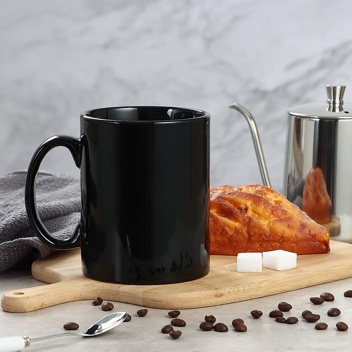 22 OZ Extra Large Coffee Mug, Harebe Smooth Ceramic Boss Giant Tea Cup Big Capacity and Handle for Dad Men, Black