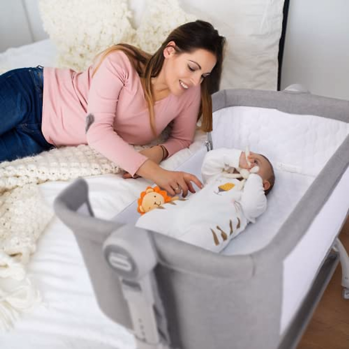 Cowiewie Baby Bassinets with Universal Wheels with Brakes Co Sleeper Bassinet with Storage, Double-Lock Patent Design; 7-Level Height Adjustable, Include Rebound Mattress