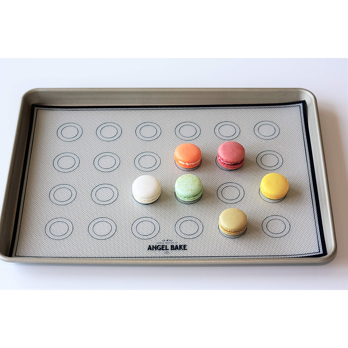 Angel Bake Silicone Mat - Two mats, 0.7 mm thick for even heat distribution and extended durability.