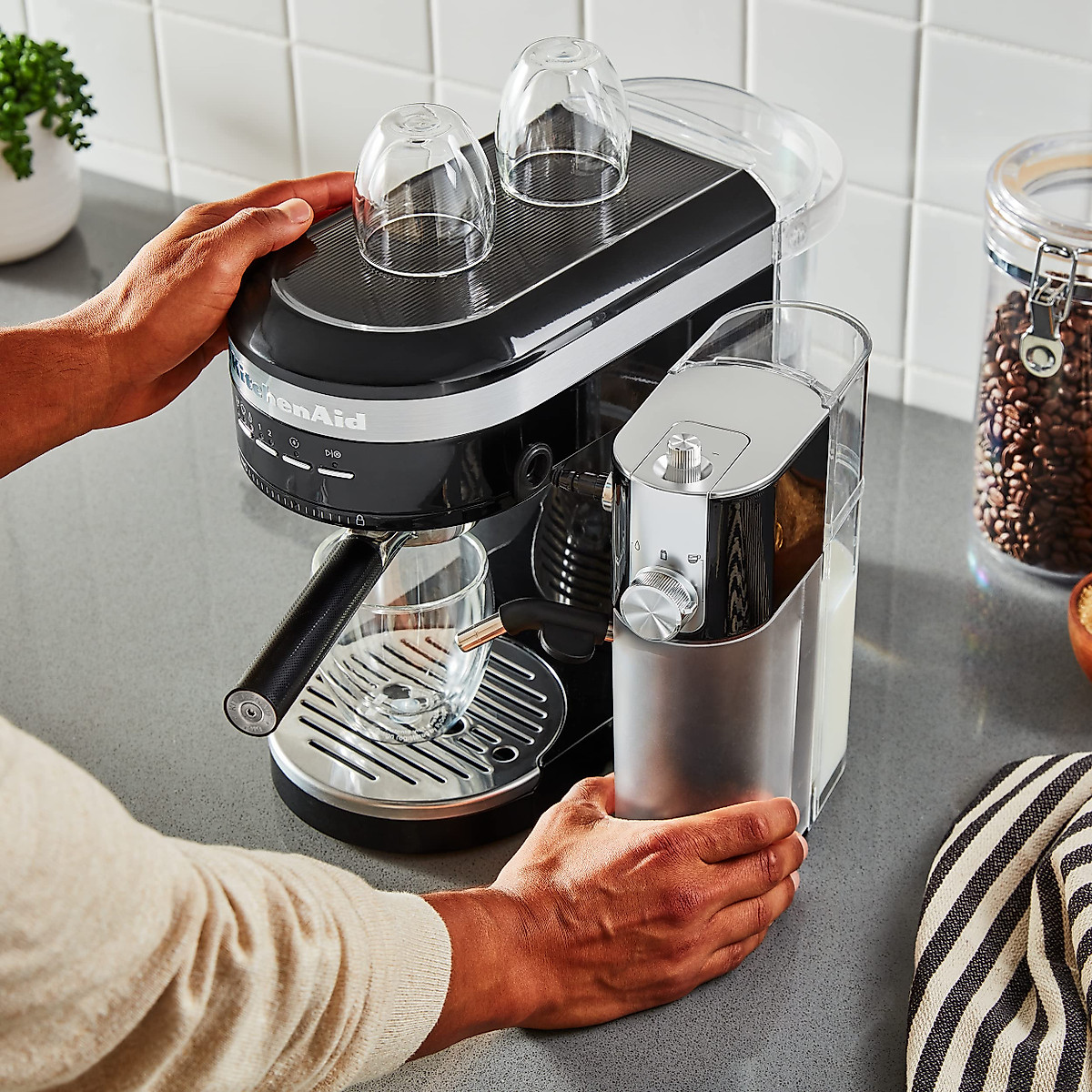 KitchenAid Automatic Milk Frother Metal Espresso, 17 oz, Onyx Black