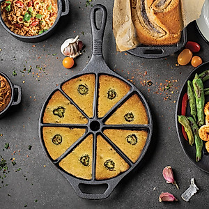 Tablecraft Round Corn Bread Skillet with Handle, Cast Iron, 8.75" dia x 15.625" (5.5" Handle)