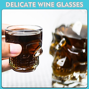 GXFCCYXT Skull Decanter Set 25oz/750ml Crystal Glass Skull Liquor Bottle with 2 Small 50ml Skull Cups Funny Halloween Decor Whiskey Decanter for Liquor Vodka Wine Bourbon or More