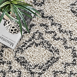 nuLOOM Lacey Moroccan Geometric Shag Runner Rug, 2' 8" x 10', Off White