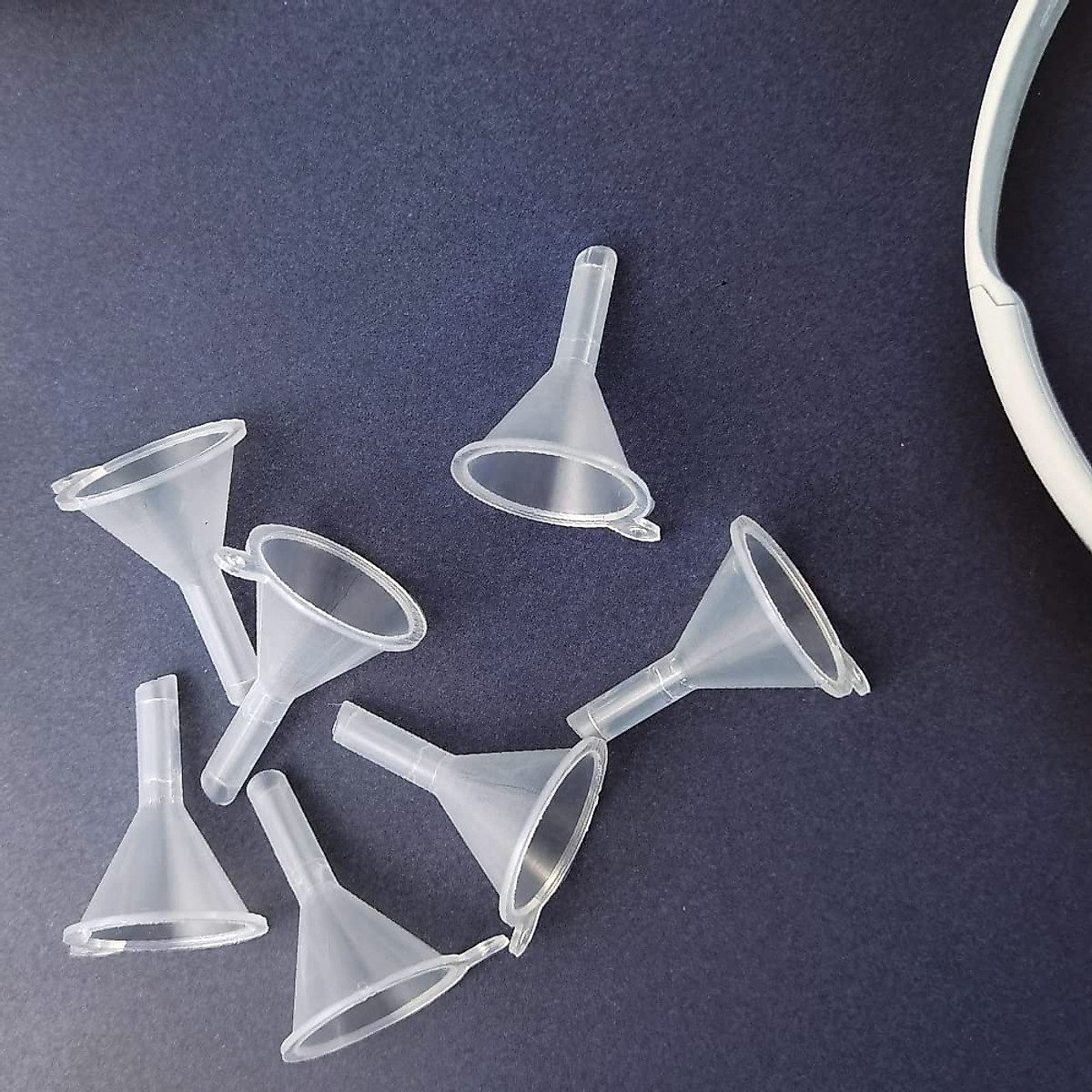 GXXMEI 120pack Mini Clear Plastic Funnel Little Small Funnel Set for Lab Bottles,Capsule,Sand Art, Essential Oils,Perfumes,Spices, Powder