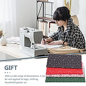 4 Pieces Snowflake Printing Fabric, Christmas Fabric Squares Quilting Fabric Patchwork Snowflake Printed Fabric Scraps for Dress Apron Gift Wrapping Sewing Work DIY Craft