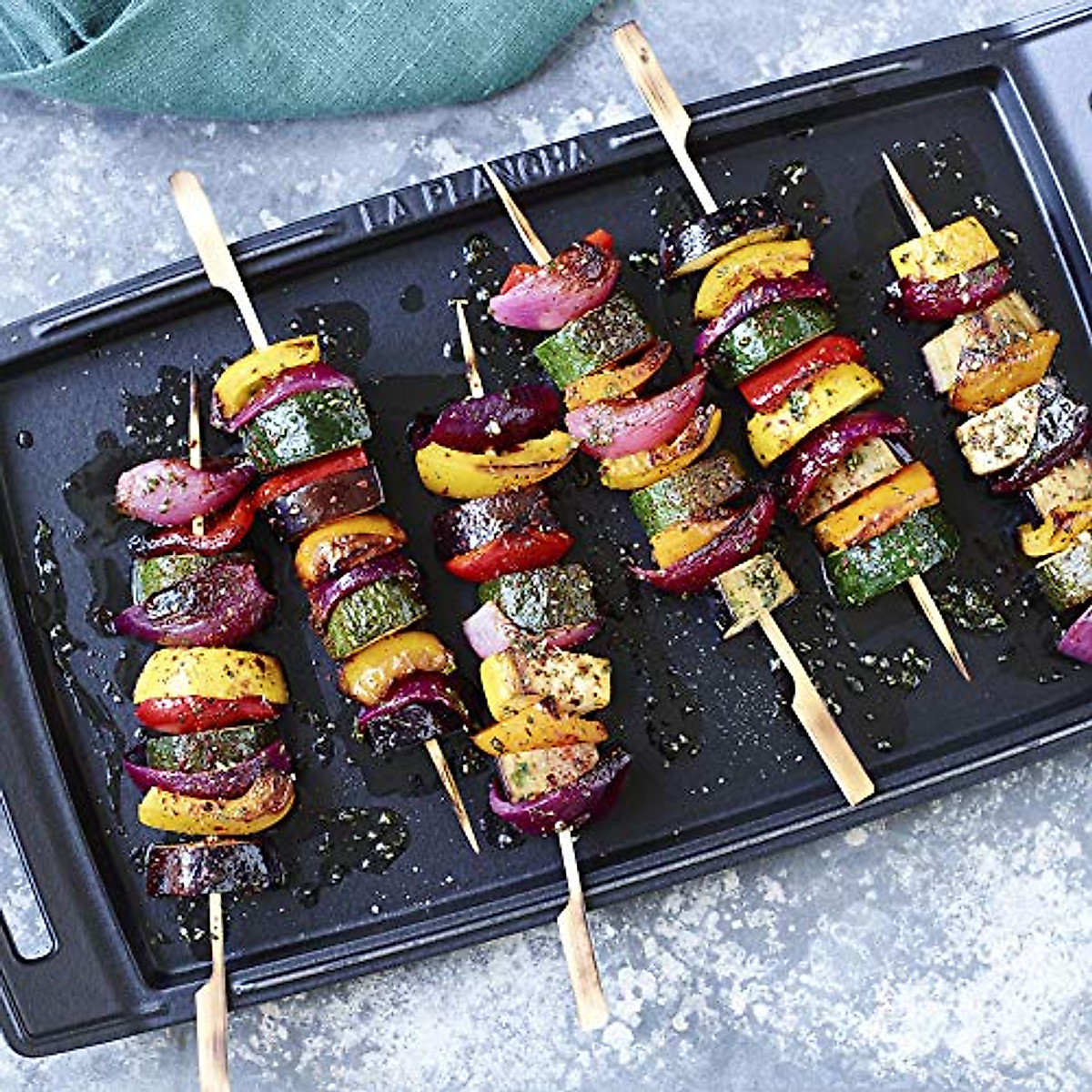 Staub Cast Iron 18.5 x 9.8-inch Plancha/Double Burner Griddle, Made in France, Graphite